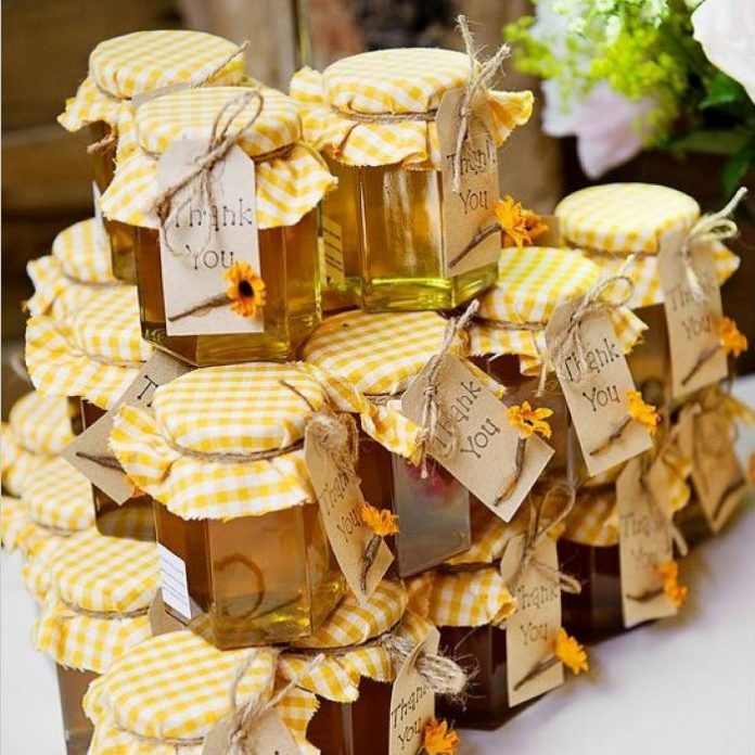 63 Best Wedding Gifts For Guests That Will Delight Them