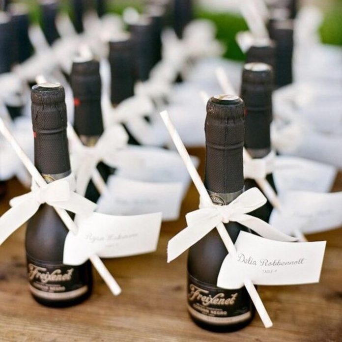 63 Best Wedding Gifts For Guests That Will Delight Them