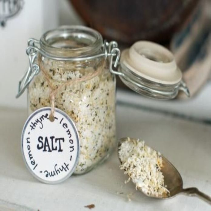 38 Creative Personalized Wedding Favors (2025 Gift Guides)