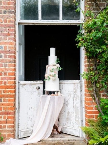 46 Best Wedding Cake Table Decor Ideas To Make A Focal Point