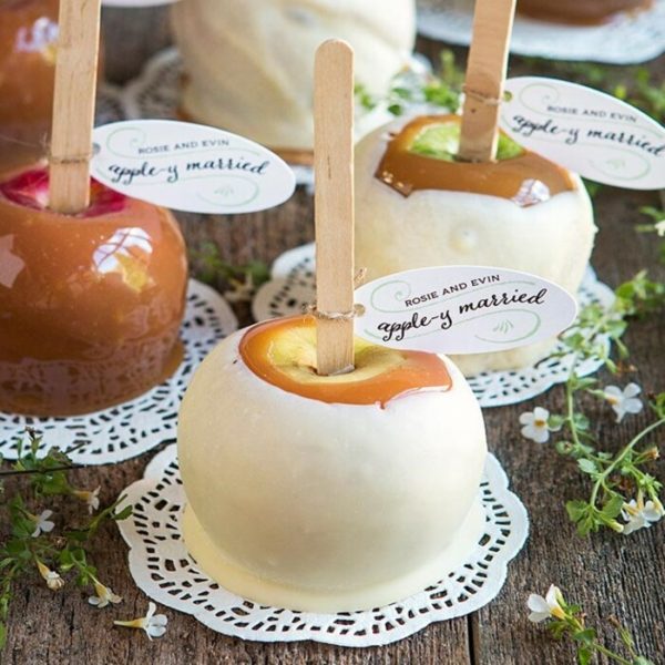 38 Charming Fall Wedding Favors For Your Loved Ones (2024)