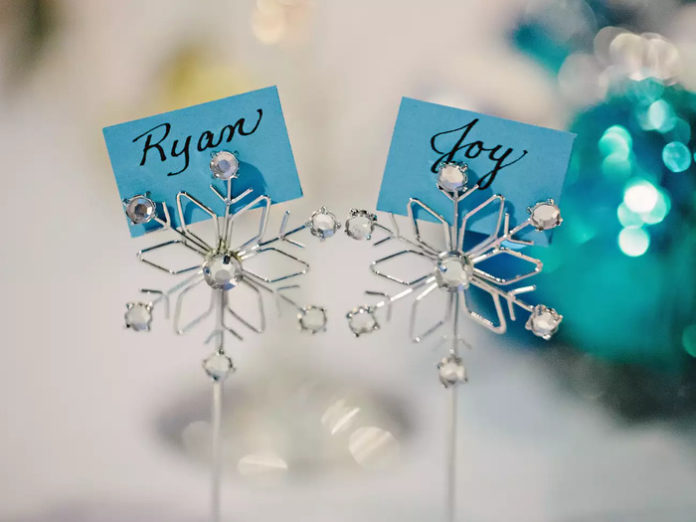 37 Best Winter Wedding Favors That Guests Can Take Home