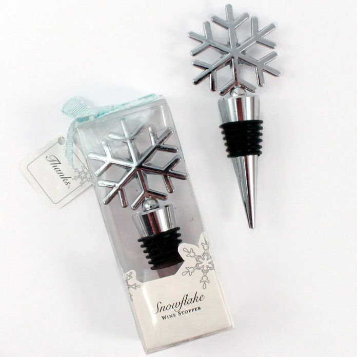 37 Best Winter Wedding Favors That Guests Can Take Home