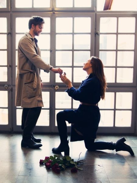 Women Proposing To Men: 11 Helpful Tips for a Smooth Proposal